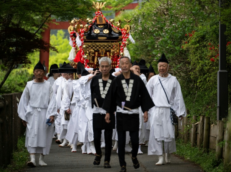 Mountain festival marks spring arrival high above Tokyo