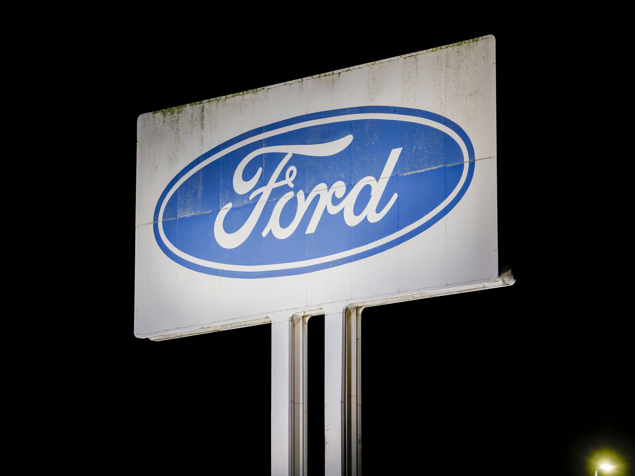 Ford profit jumps in first quarter, lifts full-year outlook