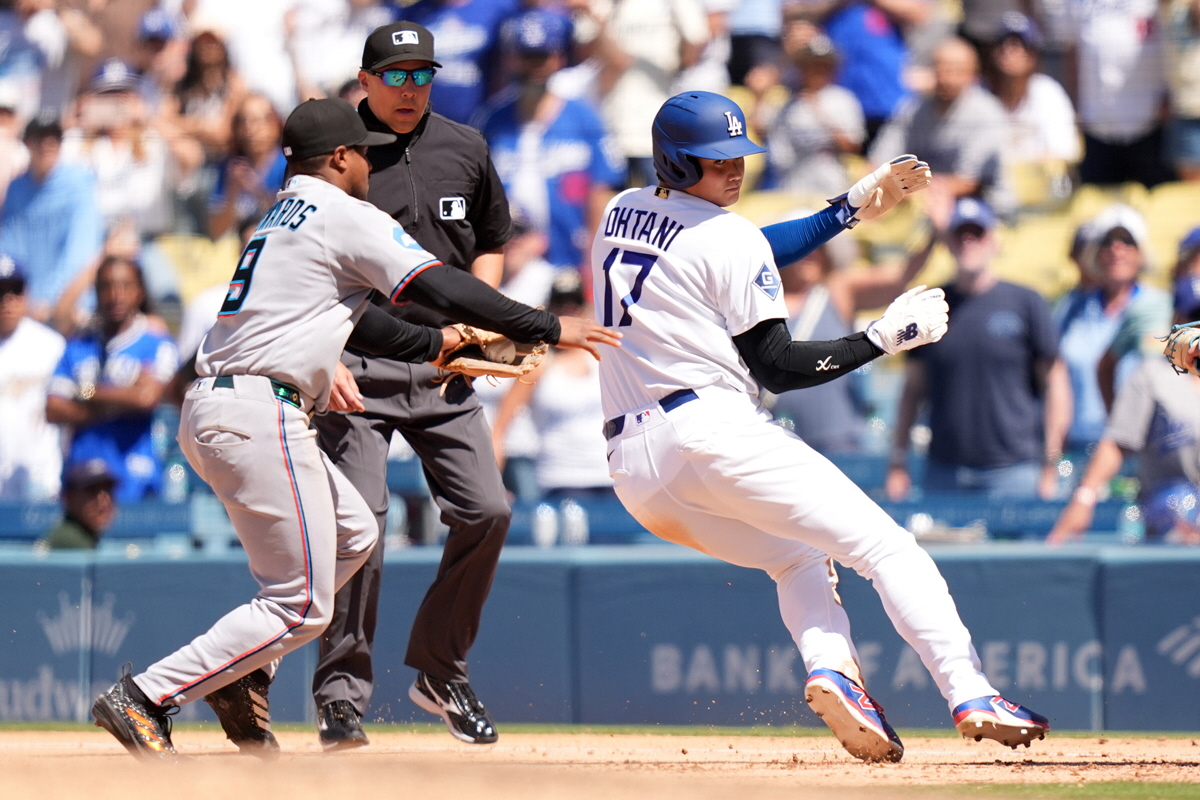 ドジャースがまさかの結末 サヨナラ好機で思わぬ併殺ゲームセット フリーマンの二ゴロが不運にも大谷翔平の走路に ロバーツ監督チャレンジも実らず