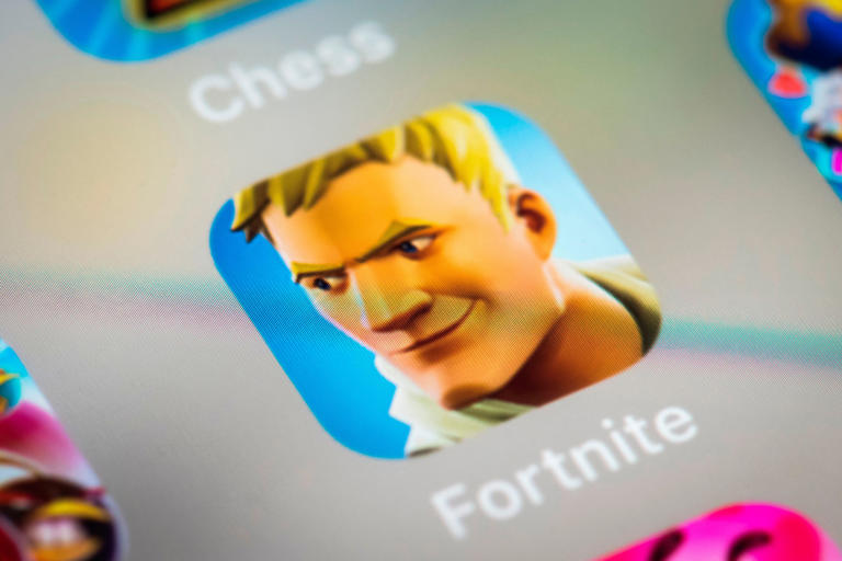 Fortnite refunding customers for D4vd cosmetics. How to get money back