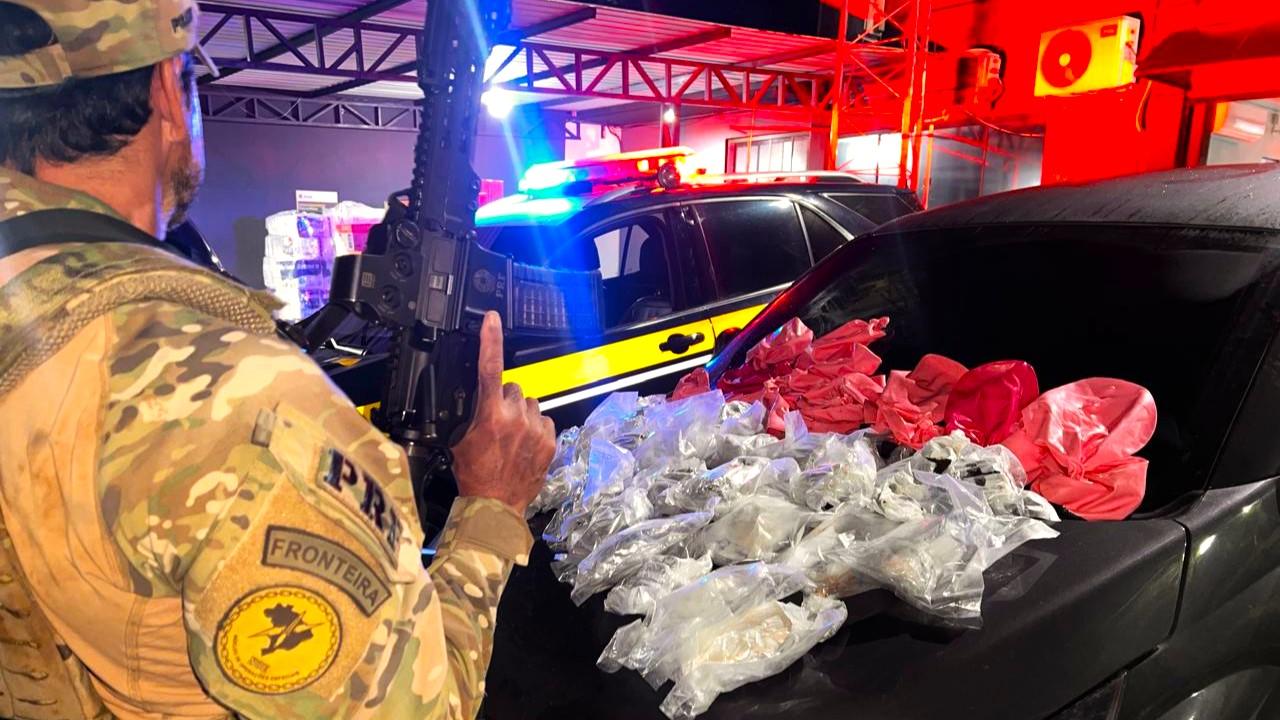 Droga é encontrada em tanque de carro durante abordagem da PRF, no ...