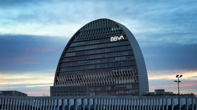 BBVA gana un 11% más en el primer trimestre y roza los 3.000 millones
