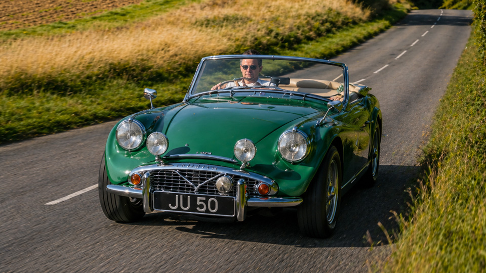 Forgotten since 1960: The Daimler Dart SP250