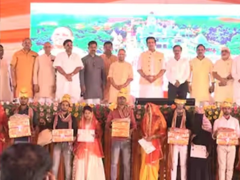 योगी सरकार का श्रमिक परिवारों को बड़ा तोहफा, गोरखपुर में गूंजेगी 200 ...
