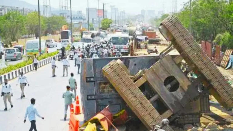 Mumbai shocker: Cop dies after 200-tonne crane at flyover worksite ...