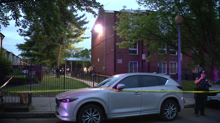 Police search for 2 suspects in shooting that injured 5-year-old boy in ...