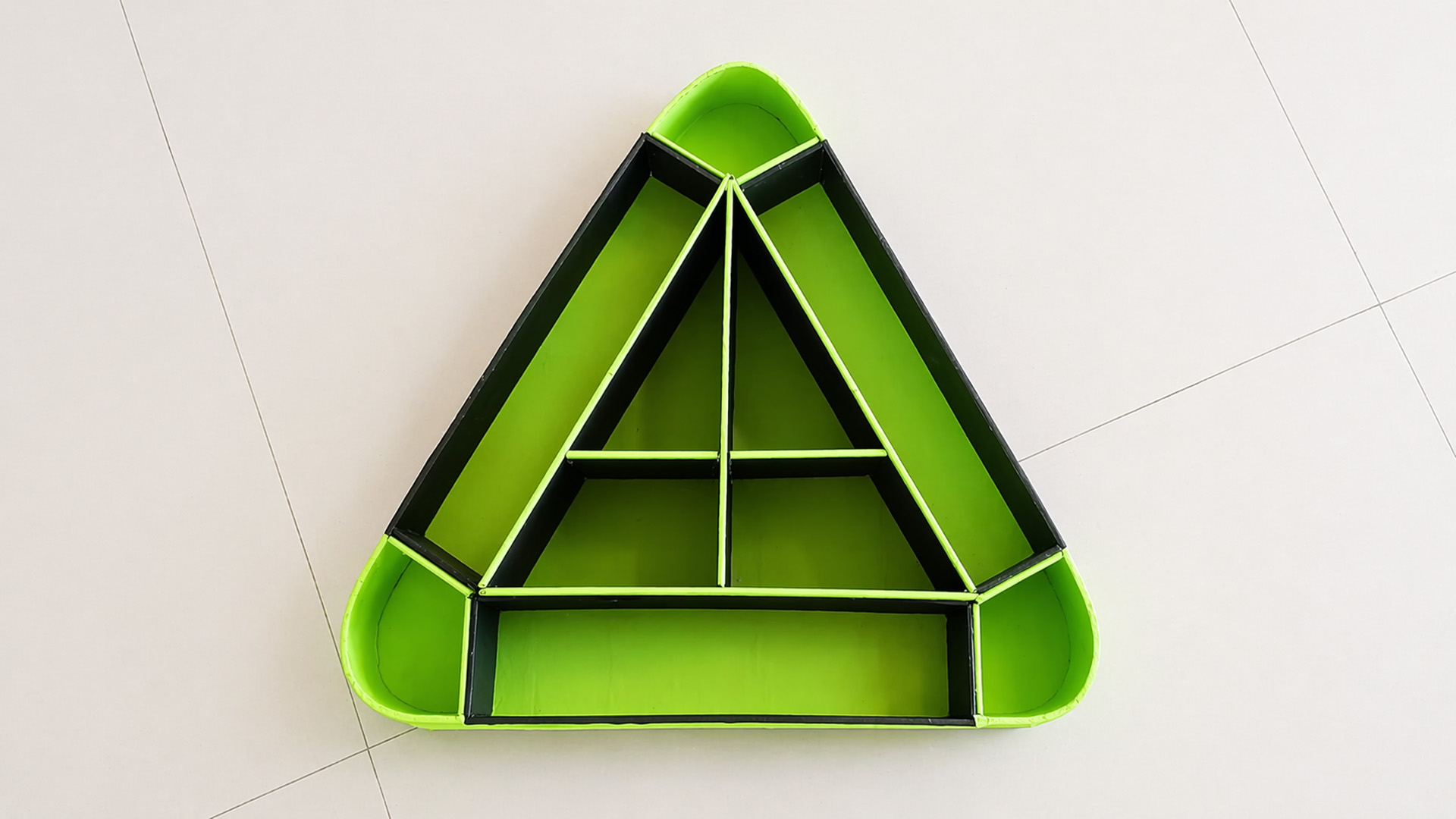 Hoe je een simpele DIY kartonnen organizer maakt