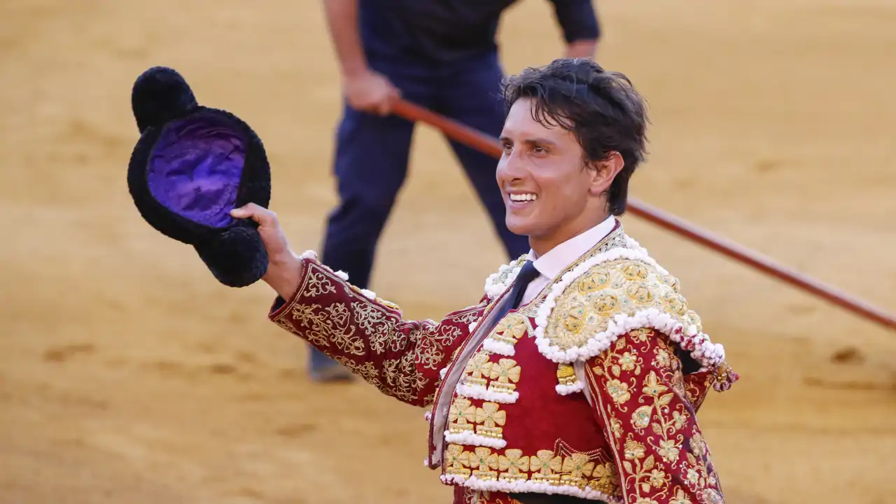 Roca Rey apura al límite una decisión sobre su futuro tras su grave cogida