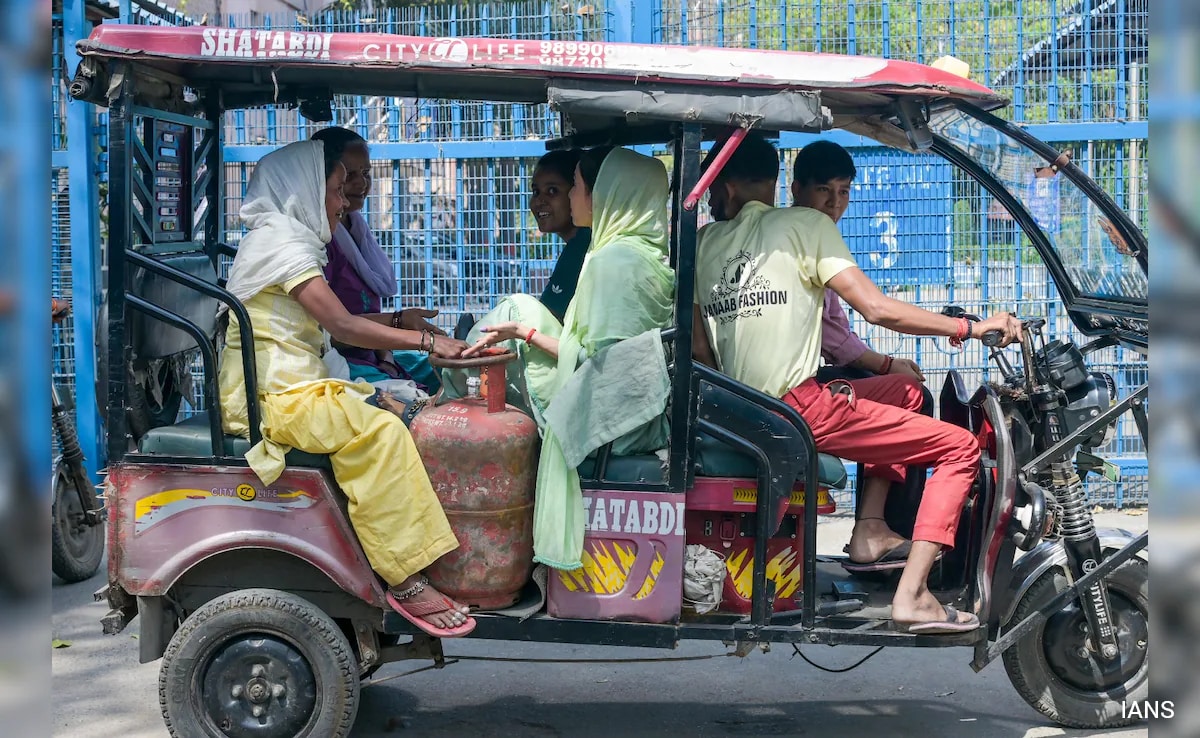 Delhi e-rickshaw minimum fare to rise to Rs 20