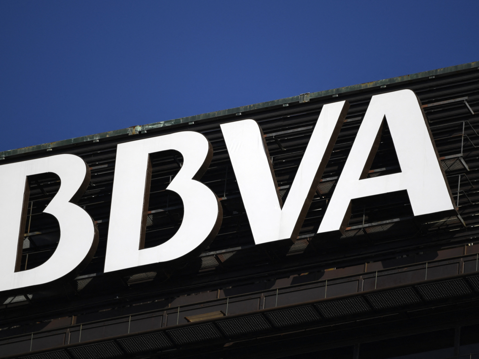 Großbank BBVA startet mit überraschend viel Gewinn ins Jahr