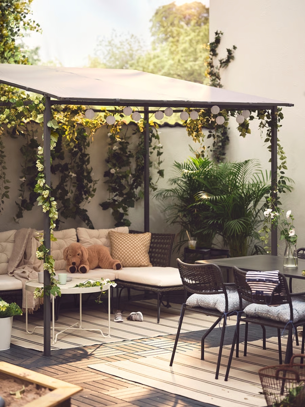 Oubliez le parasol : cet accessoire IKEA qui protège du soleil et de la ...