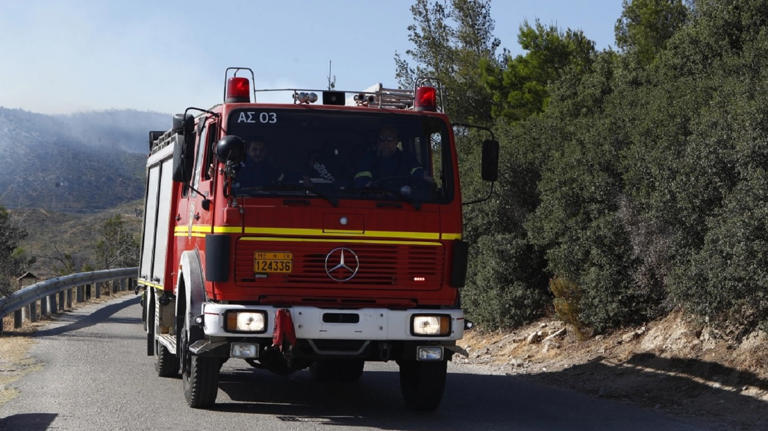 Φωτιά στην Πάρνηθα κάτω από το καζίνο – Διακόπηκε η κυκλοφορία από το ...