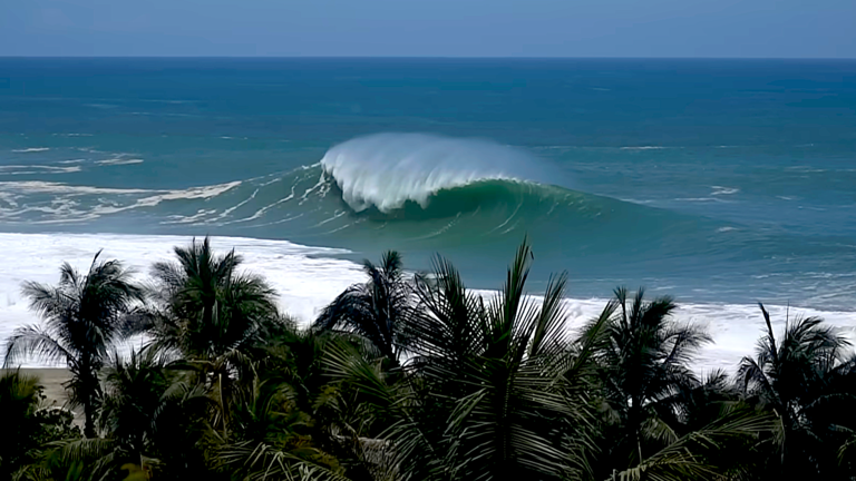 Puerto Escondido swell looks 'straight-up historic' in new clip (video)