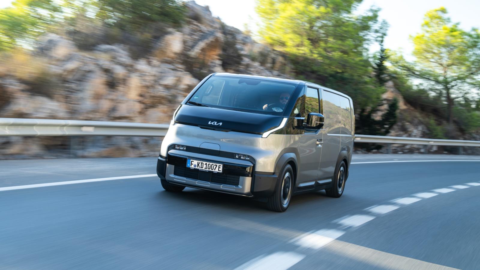 Kia PV5: To ηλεκτρικό van που μπήκε στο βιβλίο των Ρεκόρ Γκίνες