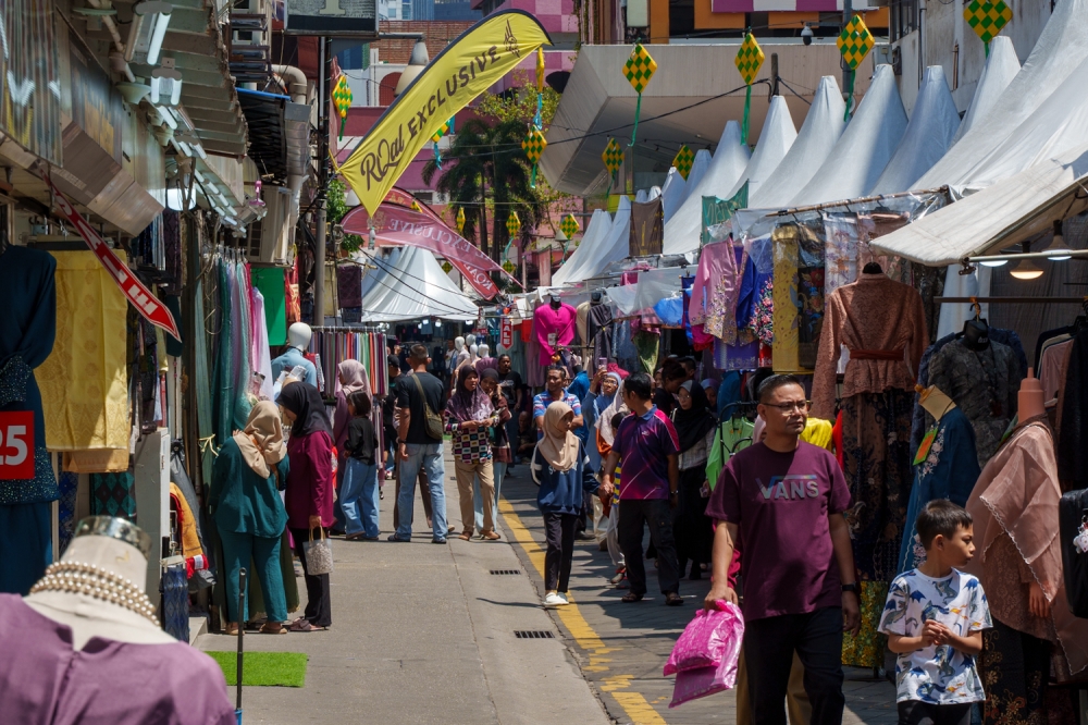 No splurges, no risks: Ipsos says Malaysians tighten wallets as ...