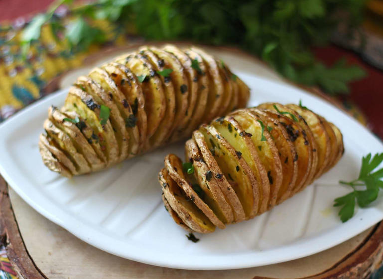 Hasselback potatoes in the air fryer: crispy, melt-in-the-mouth and ...