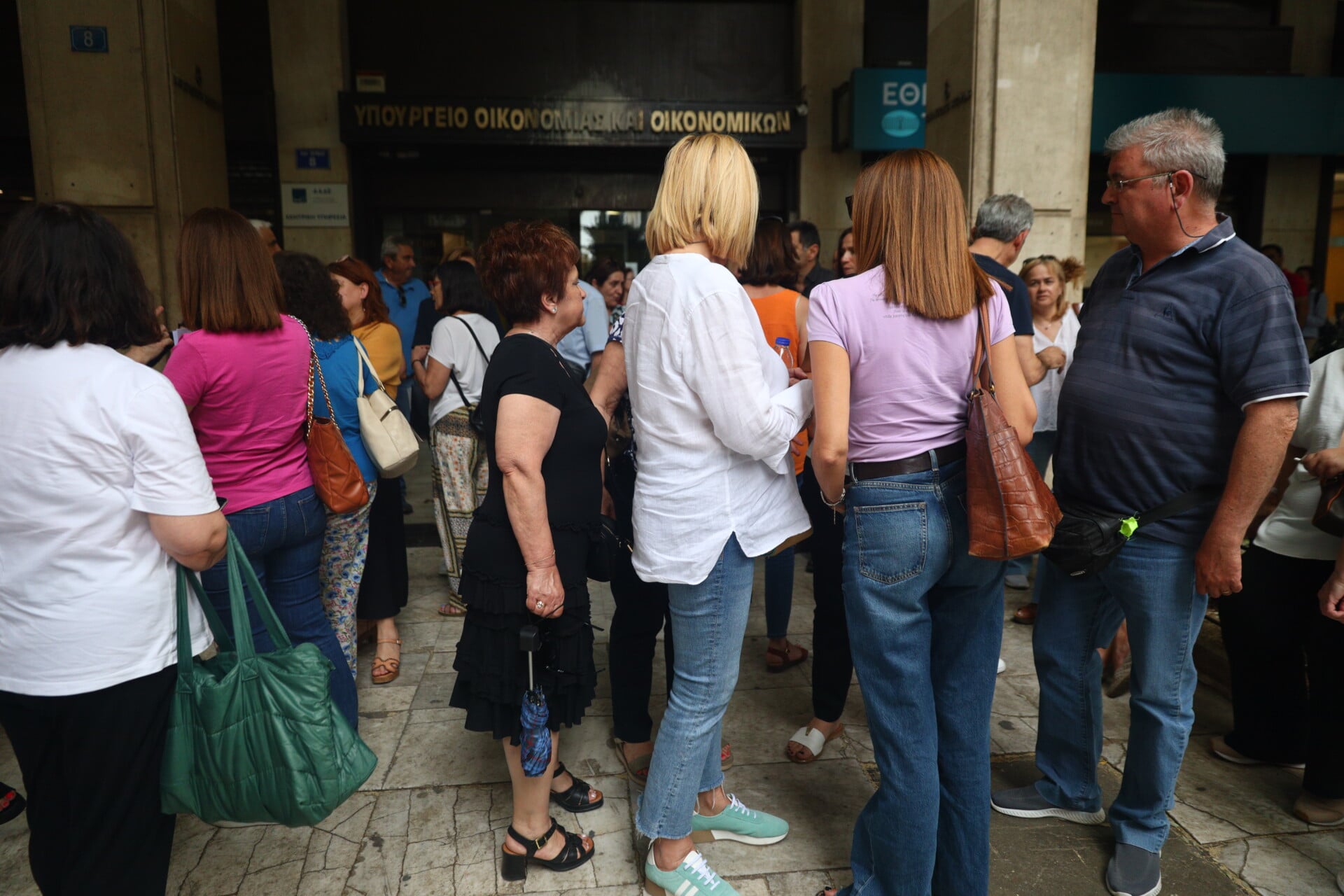 Βέροια: Ζευγάρι τα έκανε γυαλιά-καρφιά στη ΔΥΠΑ για ένα επίδομα