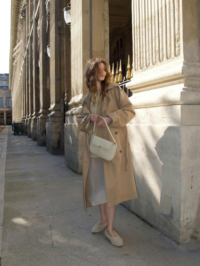 I’m borrowing these 9 effortless French-girl styling tricks for my ...