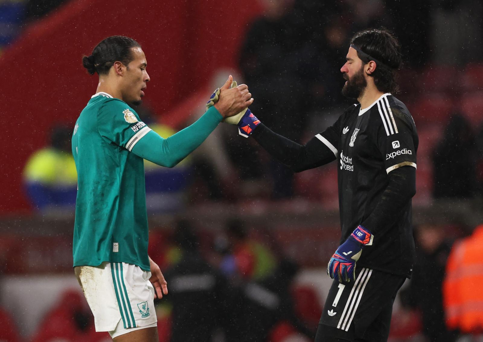 ฟาน ไดจ์ค หวัง อลีสซง อยู่ลิเวอร์พูลต่อ เชื่อหากย้ายกระทบหนัก