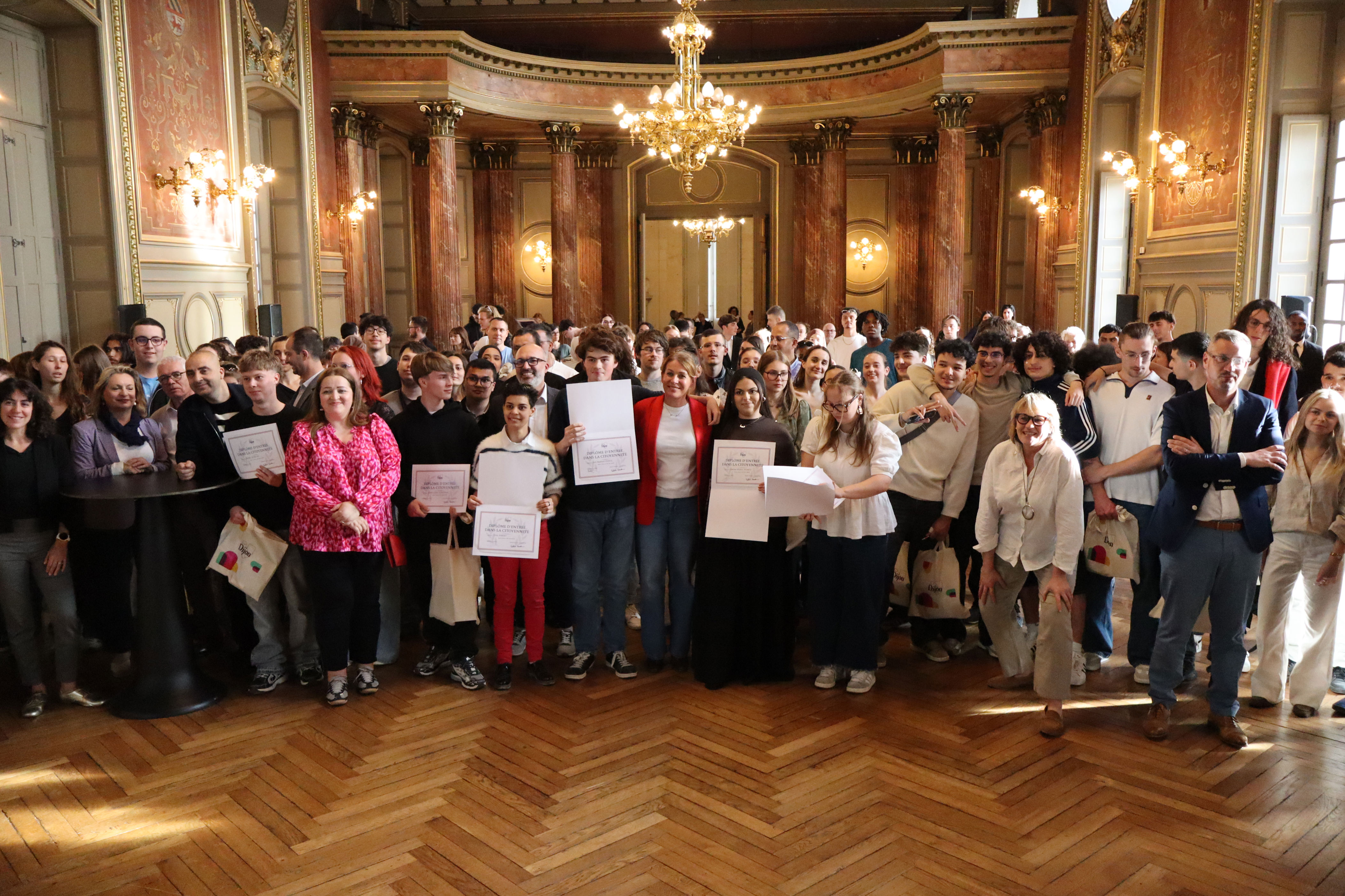 Dijon : la jeunesse à l’honneur lors de la remise des diplômes de la ...