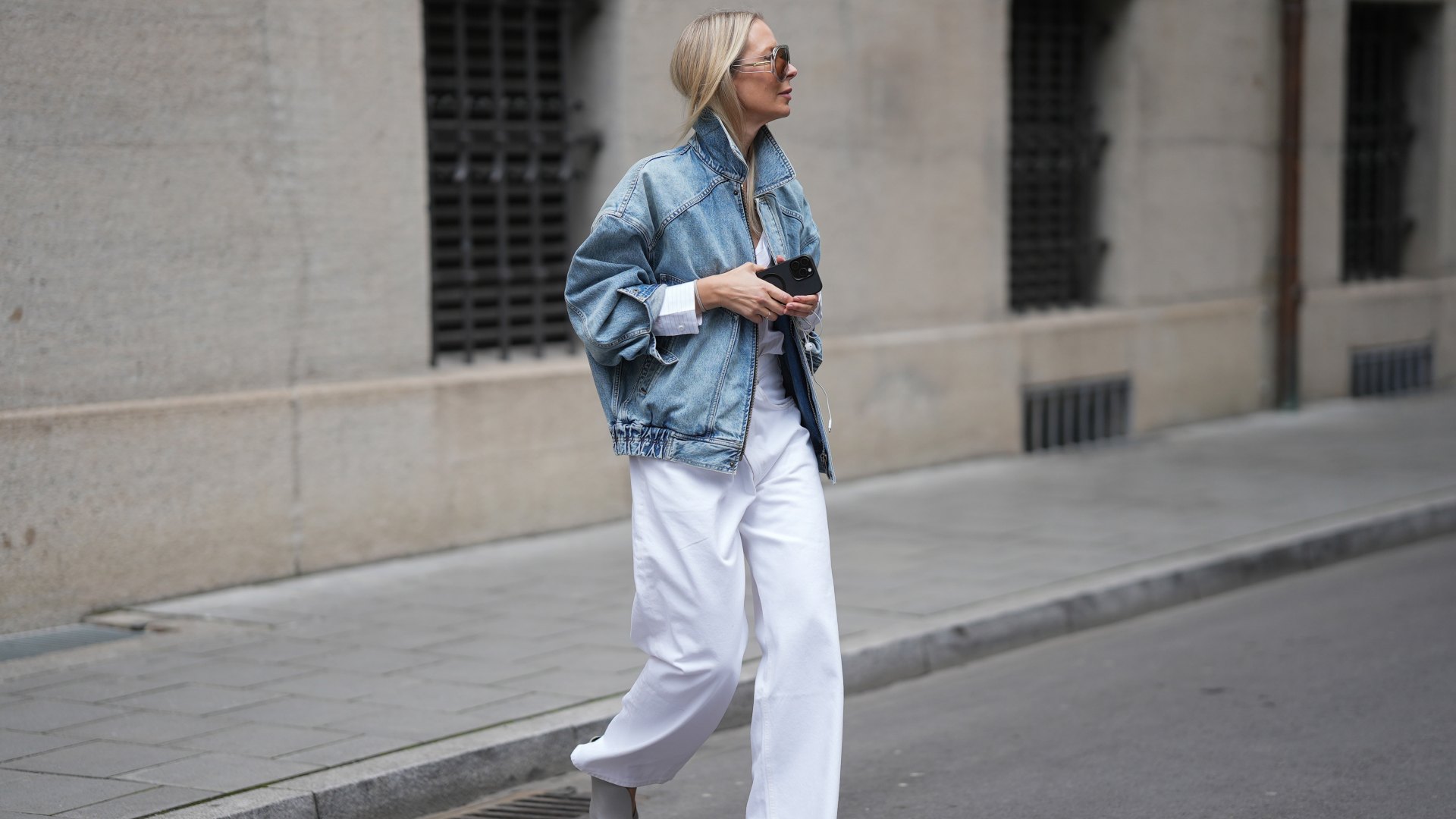 17 relaxed pairs of white jeans that are perfectly on trend for 2026
