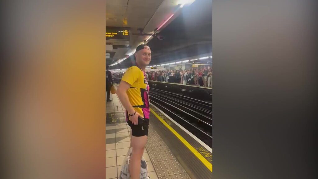 Tube passengers applaud marathon runner in ‘magical’ moment