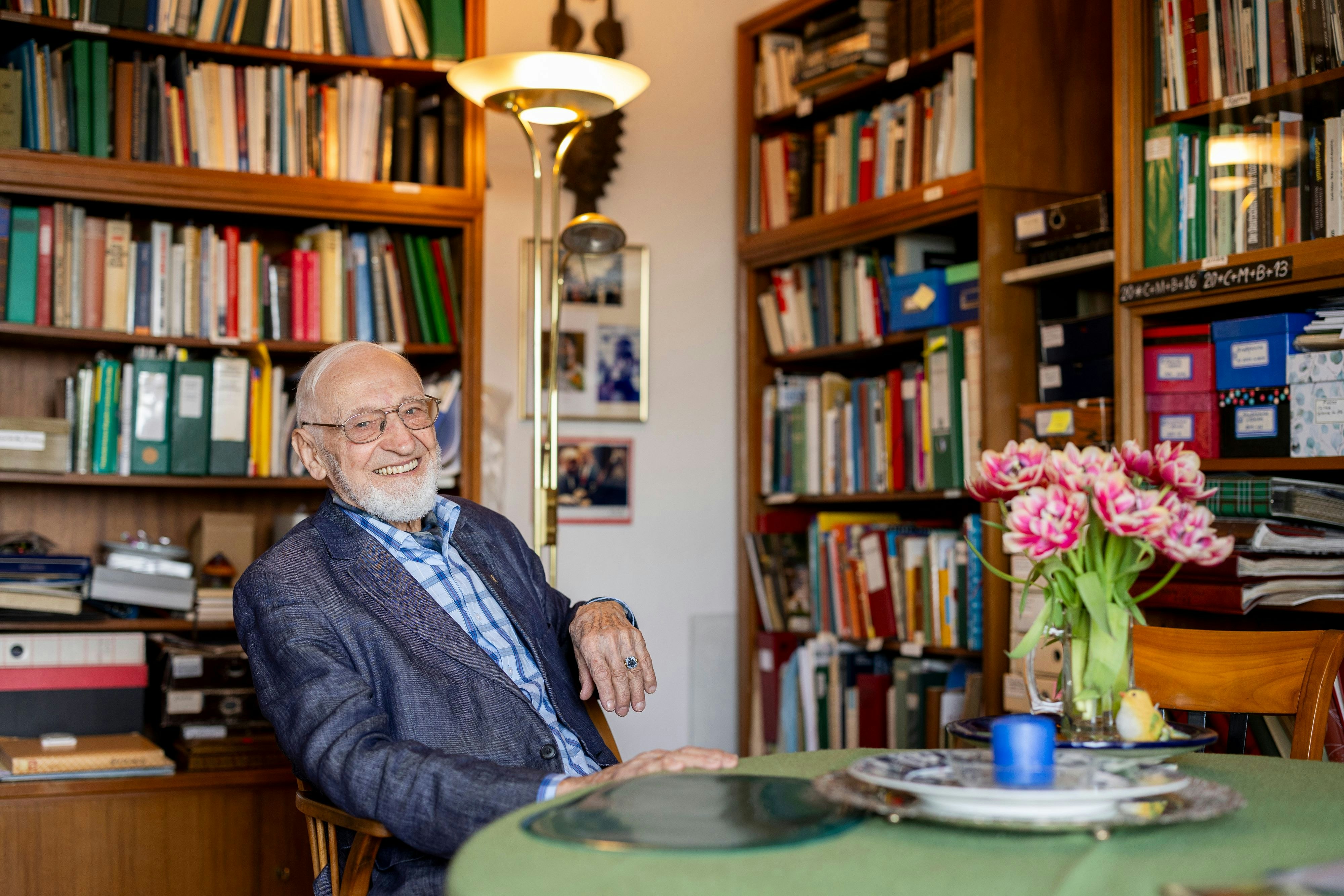 „Zu fit für sein Alter“: 100-jähriger Kölner macht noch Klimmzüge – er ...