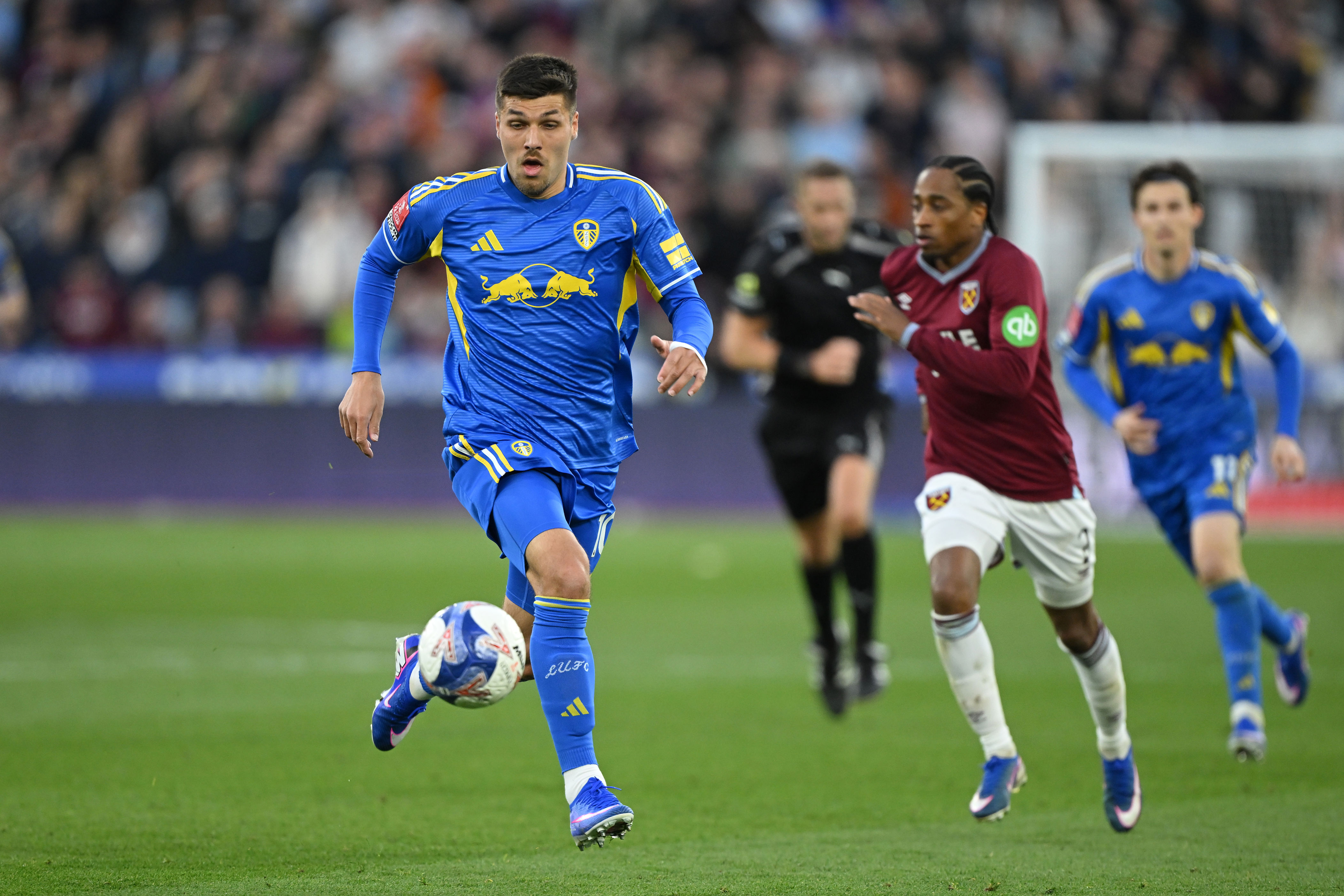 'Seen enough' - £12m Leeds United star tipped for top-flight transfer ...
