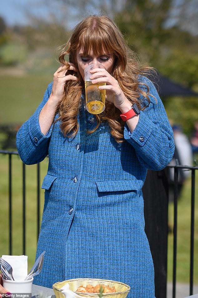 Angela Rayner, a boozy night and Commons bar room door that had to be ...