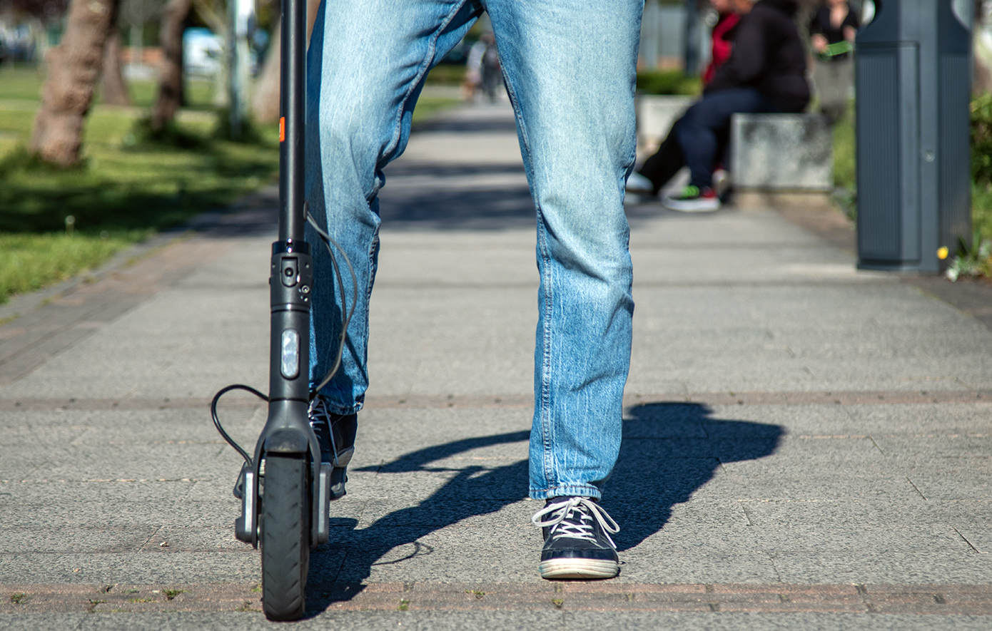 Έντονη ανησυχία για τα ατυχήματα με ηλεκτρικά πατίνια: 400 παιδιά σε ...