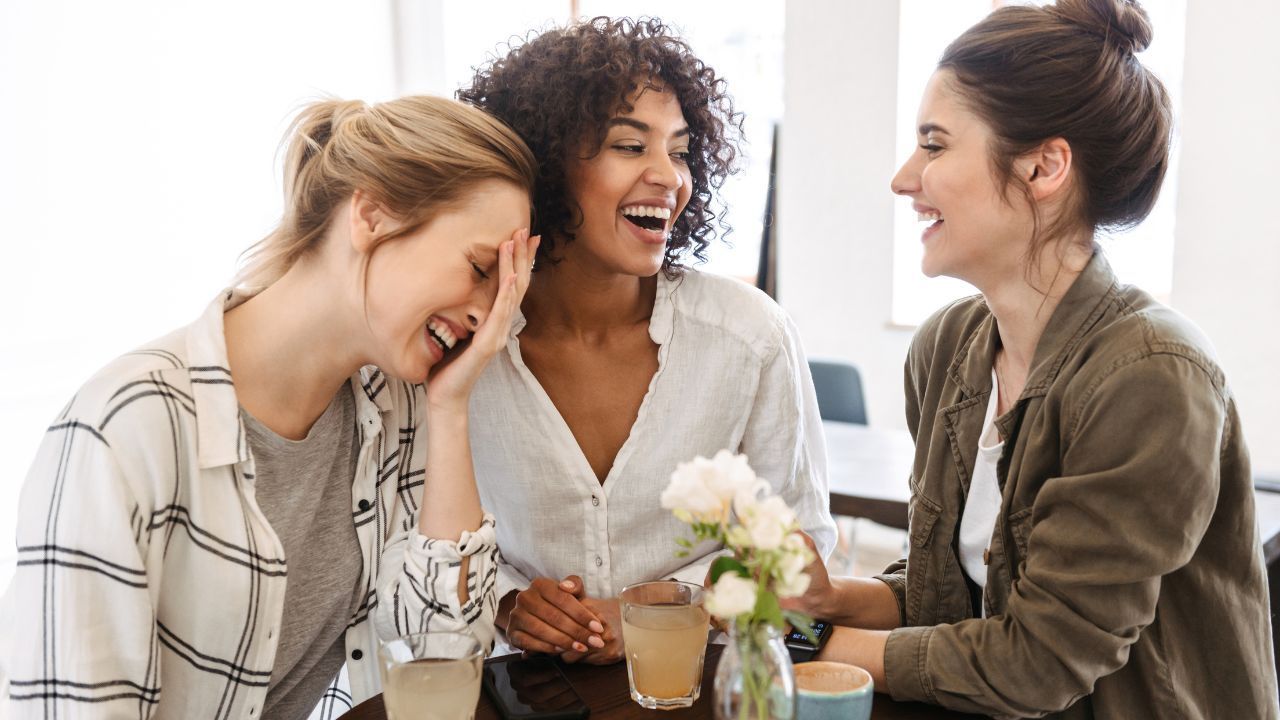 Friends share the moment they realized they were in the wrong friend group