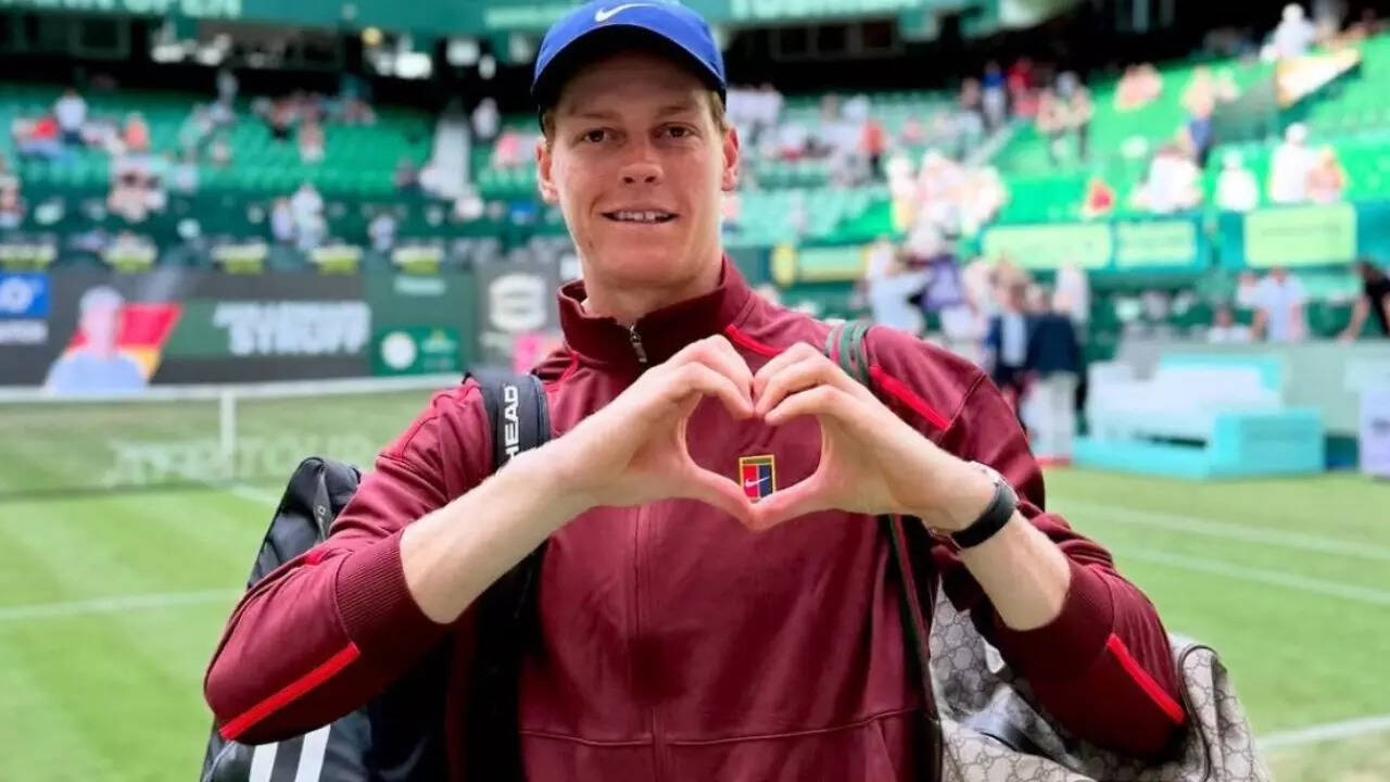 “Devil Wears Prada, Sinner Wears Gucci!”: Stefanos Tsitsipas drops ...