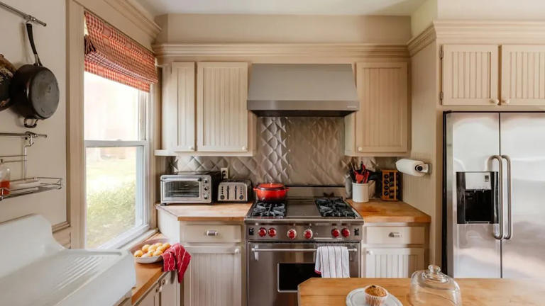 Only vintage lovers will recognize these 10 old-school kitchen features