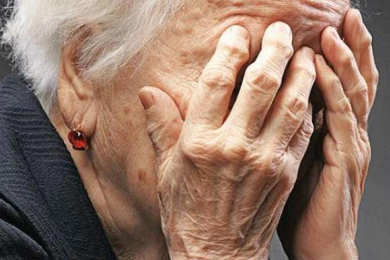 Αμπελόκηποι: Παράνομη δομή με ηλικιωμένες σε άθλιες συνθήκες