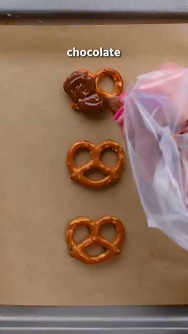WHOOO’s ready for a sweet & salty treat? These owl pretzels are almost ...