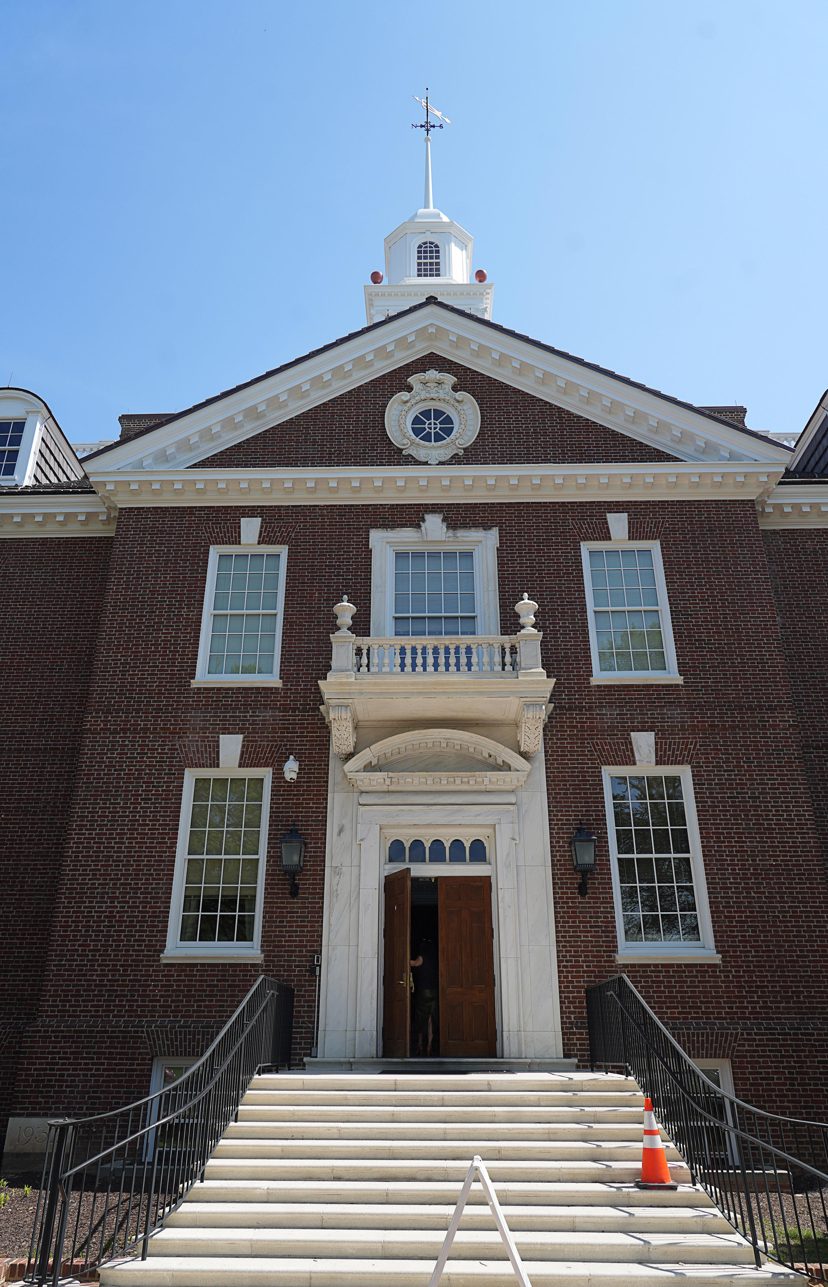 Delaware law cracks down on licensing 'nonhuman' entities in health care