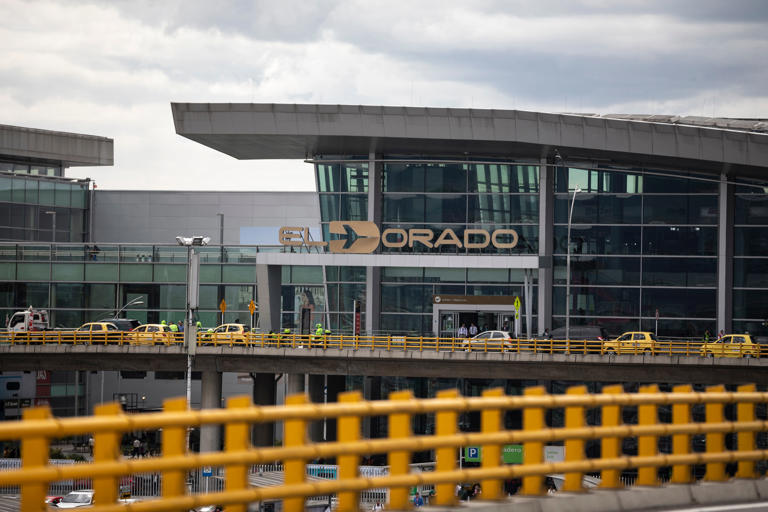 ¿Alerta en el aeropuerto El Dorado? Aerocivil reportó restricción ...