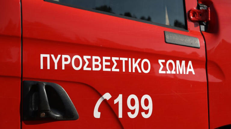 Πυρκαγιά σε κατάστημα στο Ιλιον
