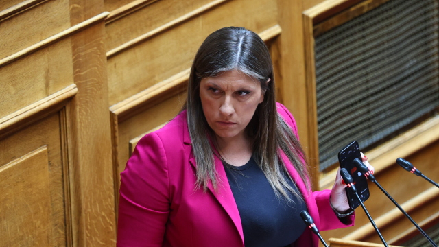 Βουλή: Η Κωνσταντοπούλου ανέβηκε στο βήμα και έπαιζε ηχητικό για τη ...