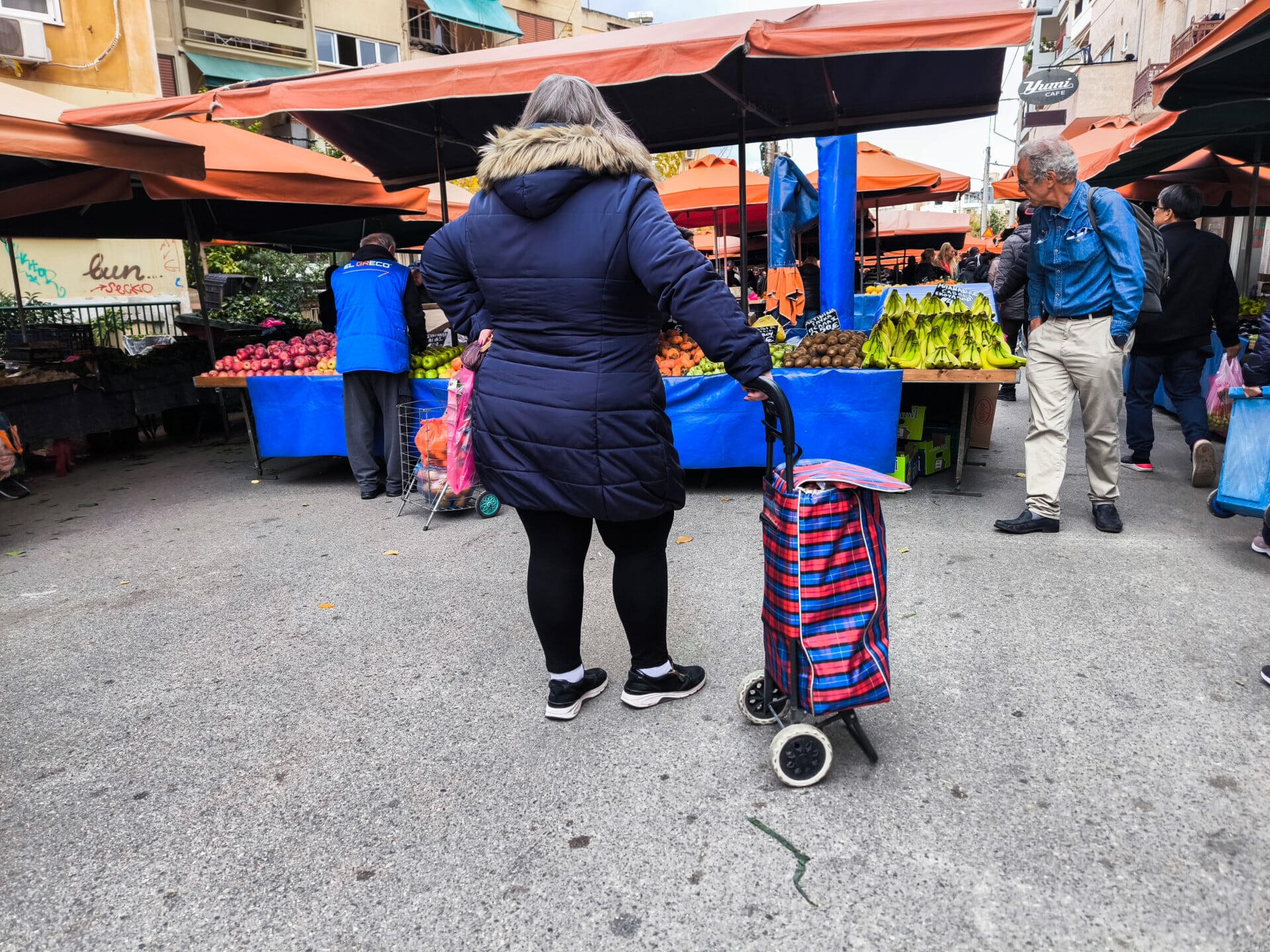 Μεσοπρόθεσμο: Πιέσεις από πληθωρισμό και «φρένο» στην ανάπτυξη