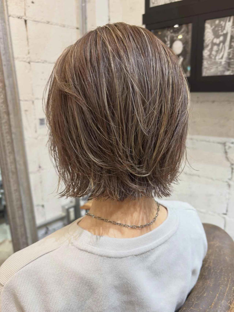 「すぐ白髪出てくる」→ さよなら! 【40・50代】春夏ムードに合う♡「白髪ぼかしヘア」