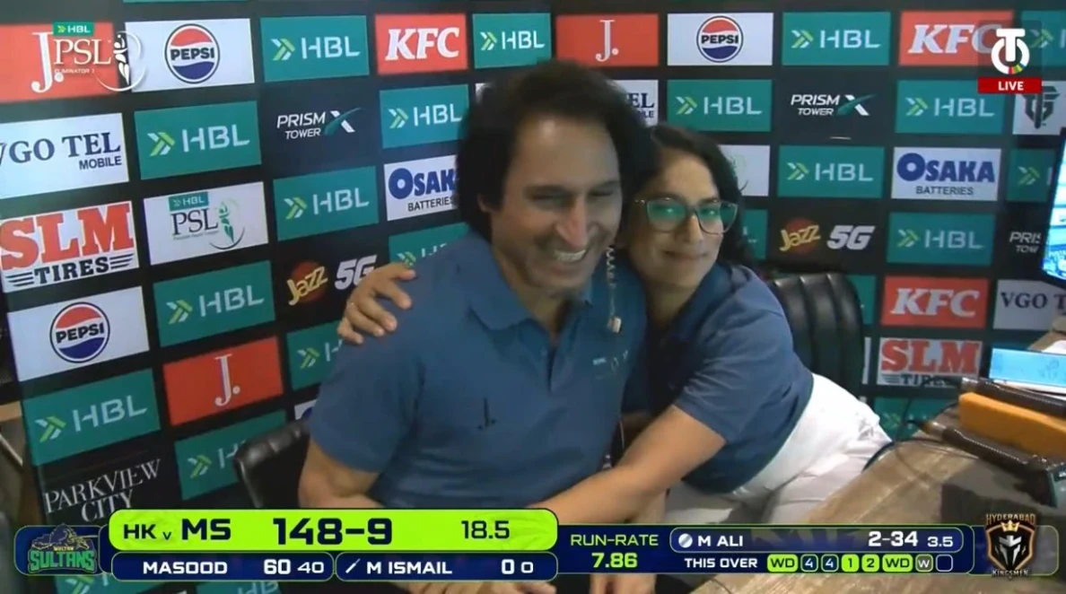 Watch: Unexpected! Ramiz Raja gets hug from Lisa Sthalekar during PSL ...