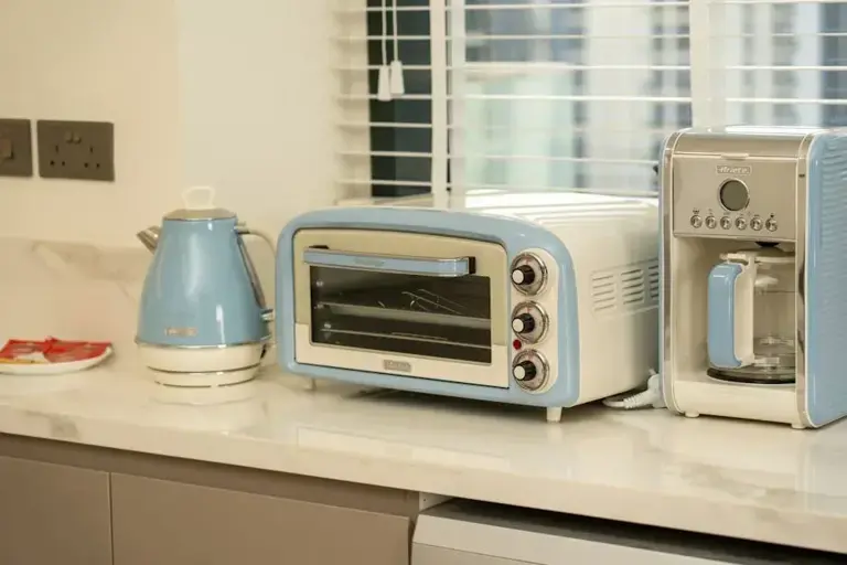 Only vintage lovers will recognize these 10 old-school kitchen features