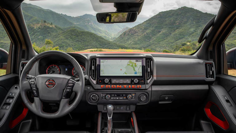 2025 Nissan Frontier