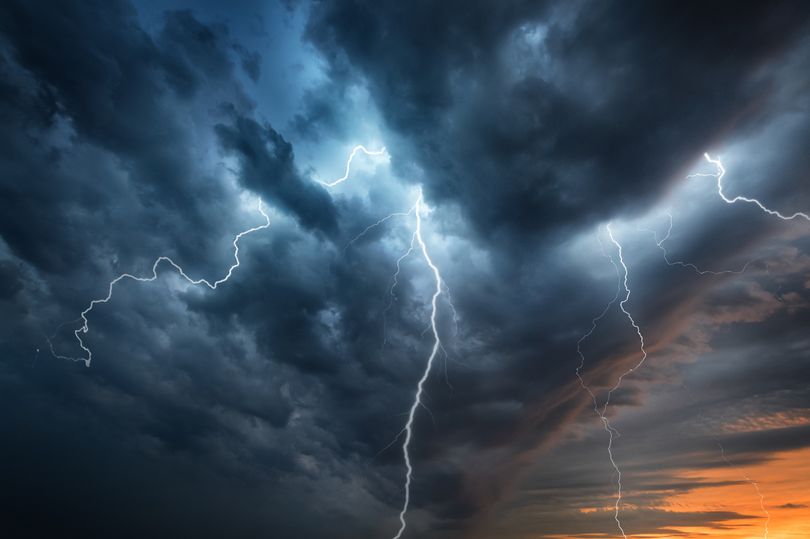 Met Eireann last minute weather U-turn as Bank Holiday thunder chaos ...