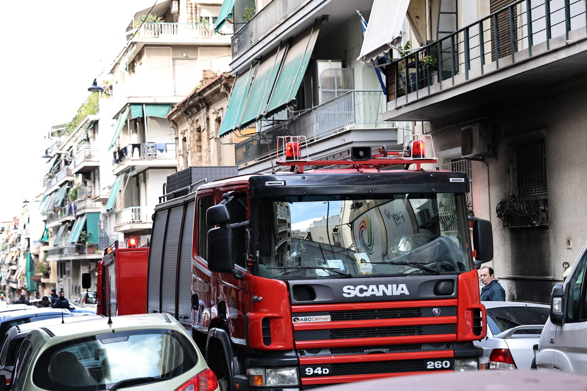 Ίλιον: Πυρκαγιά σε κατάστημα ανταλλακτικών αυτοκινήτων