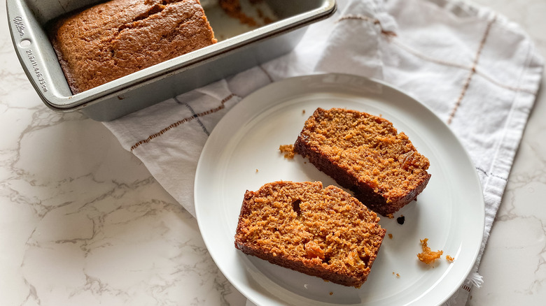 Applesauce bread recipe