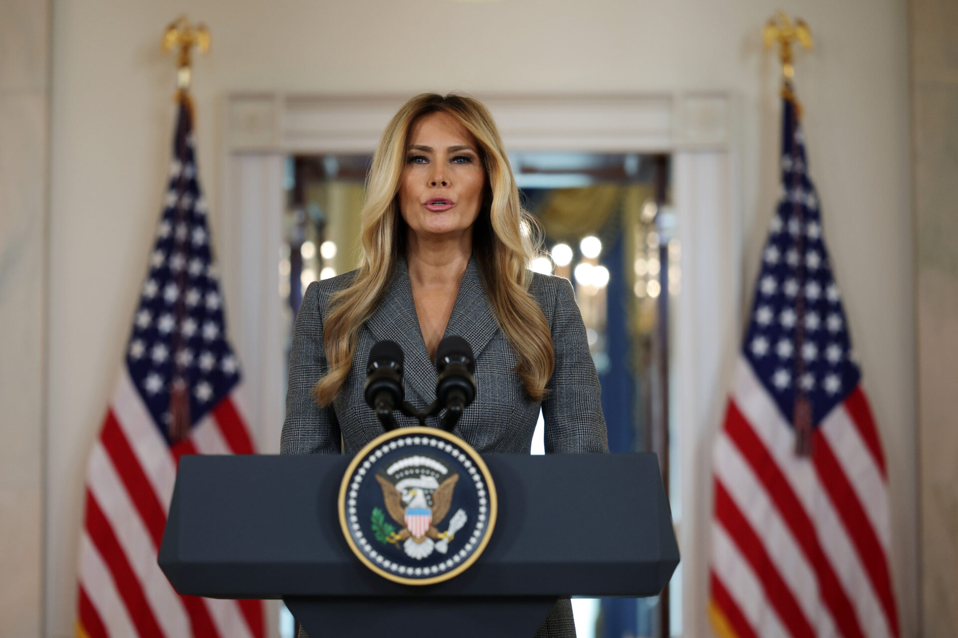 Donald y Melania Trump exigen el despido de Jimmy Kimmel; él se defiende