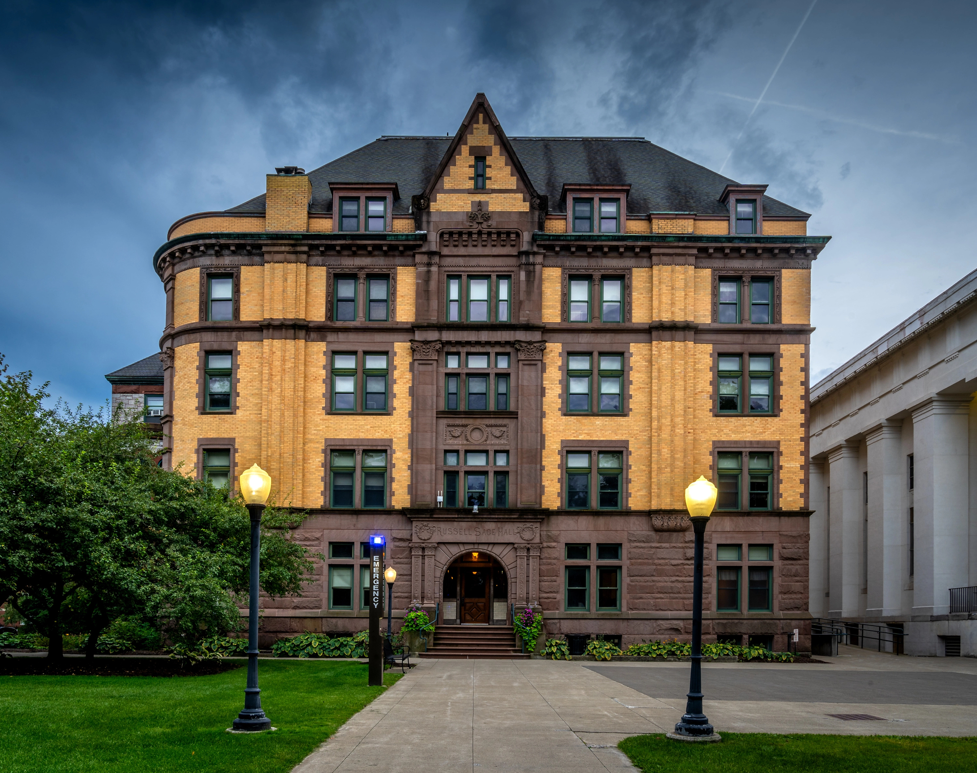14 famous schools & universities that no longer exist