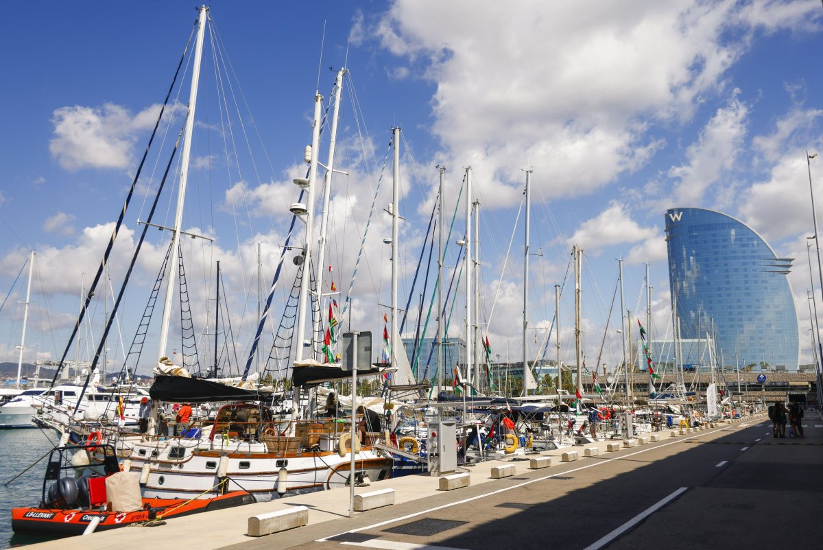 Israeli military raids Gaza aid flotilla on international waters